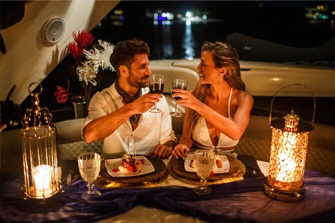Cenas Románticas en Catamarán de Lujo en Sitges o barcelona